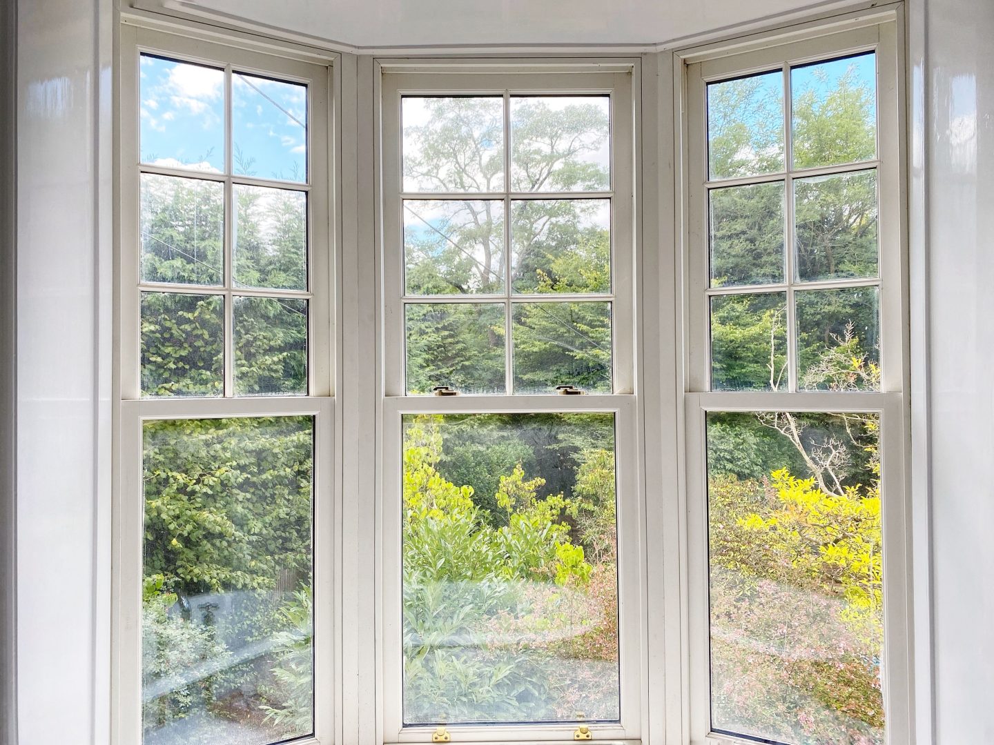 Modern vs Traditional Sash Windows | Which One Is Better?
