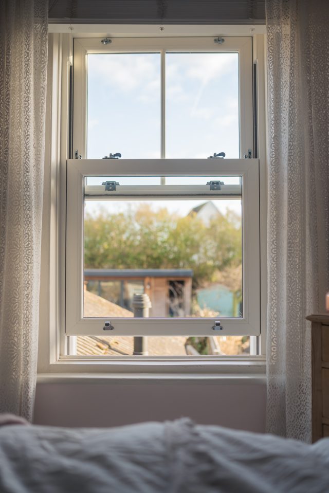 Differences Between Single Hung & Double Hung Sash Windows